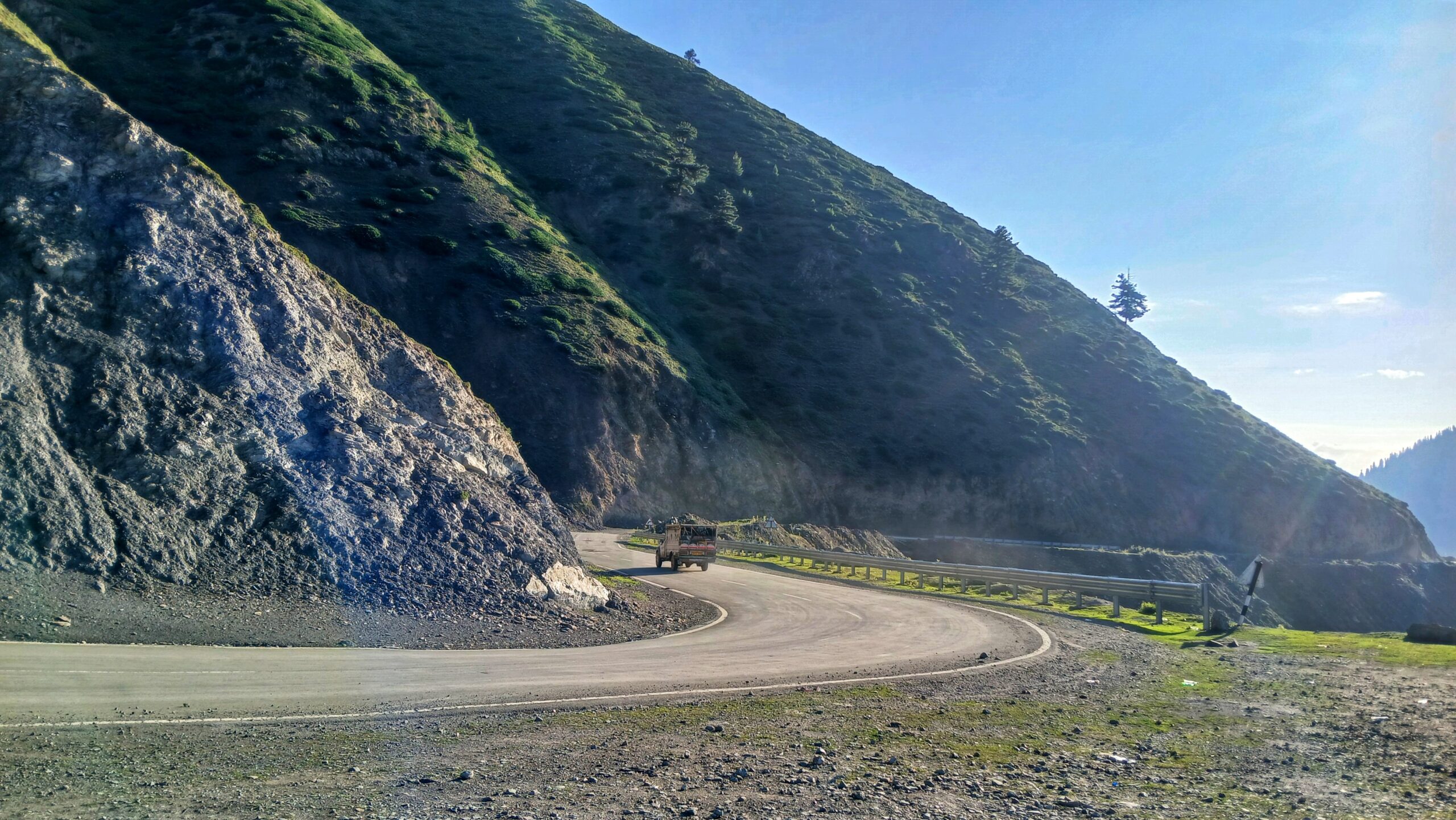 Jammu- Srinagar National Highway, Mughal, SSG, Sinthan roads closed amid heavy rains, landslides ...